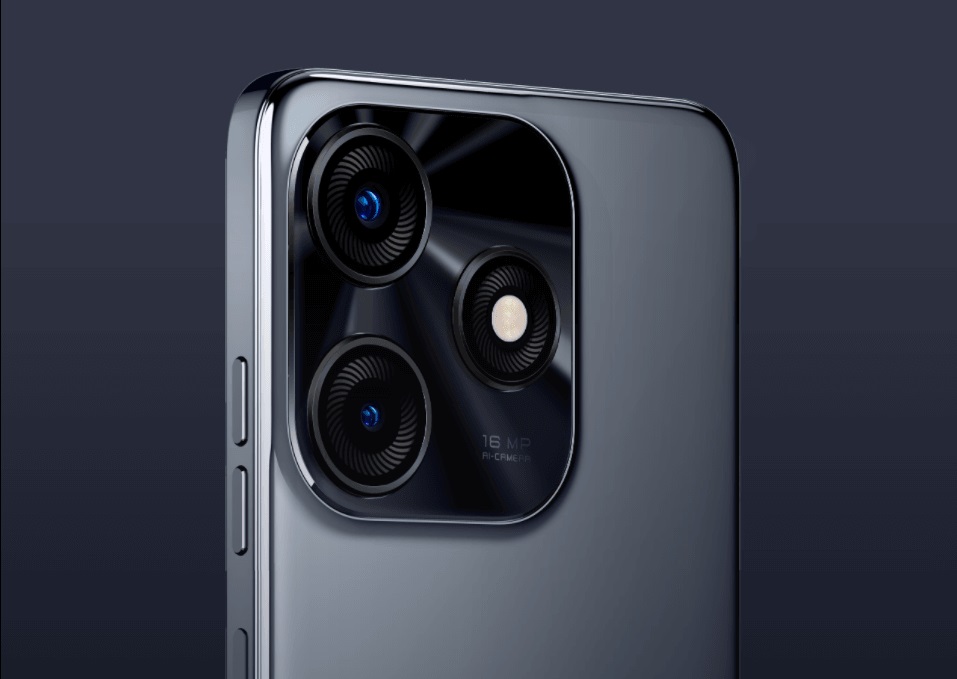 Tecno представила бюджетный смартфон Spark 10c с аккумулятором 5000 мАч