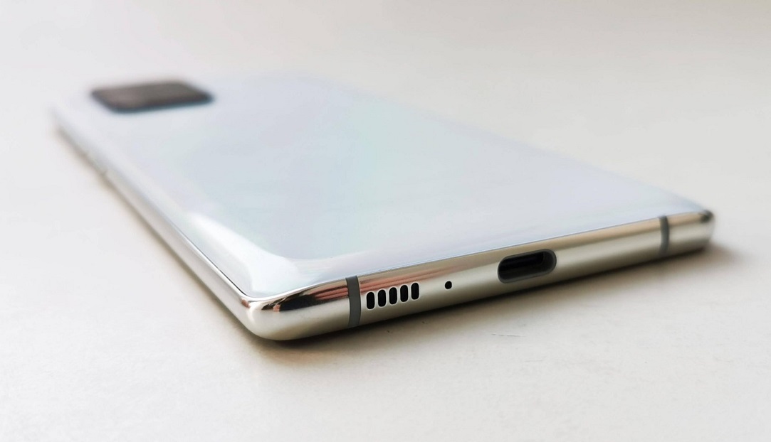 Стала известна стоимость нового смартфона Samsung Galaxy S20 Lite